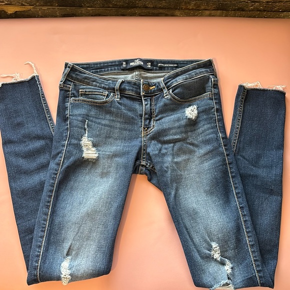Hollister | Jeans | Hollister Super Skinny Low Rise Crop Jeans With ...